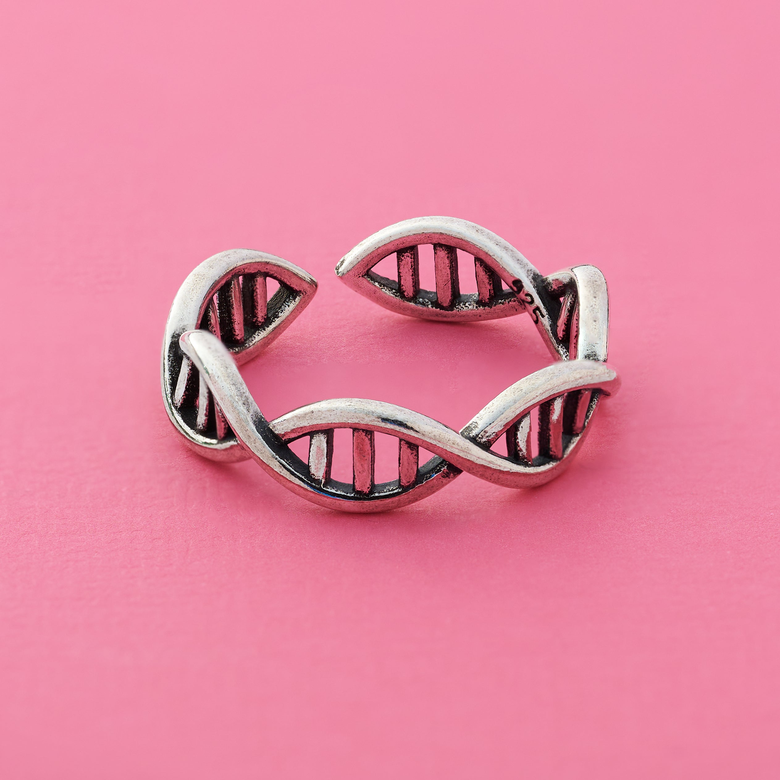 Vintage DNA Double Helix Ring – AdaMarie Jewelry